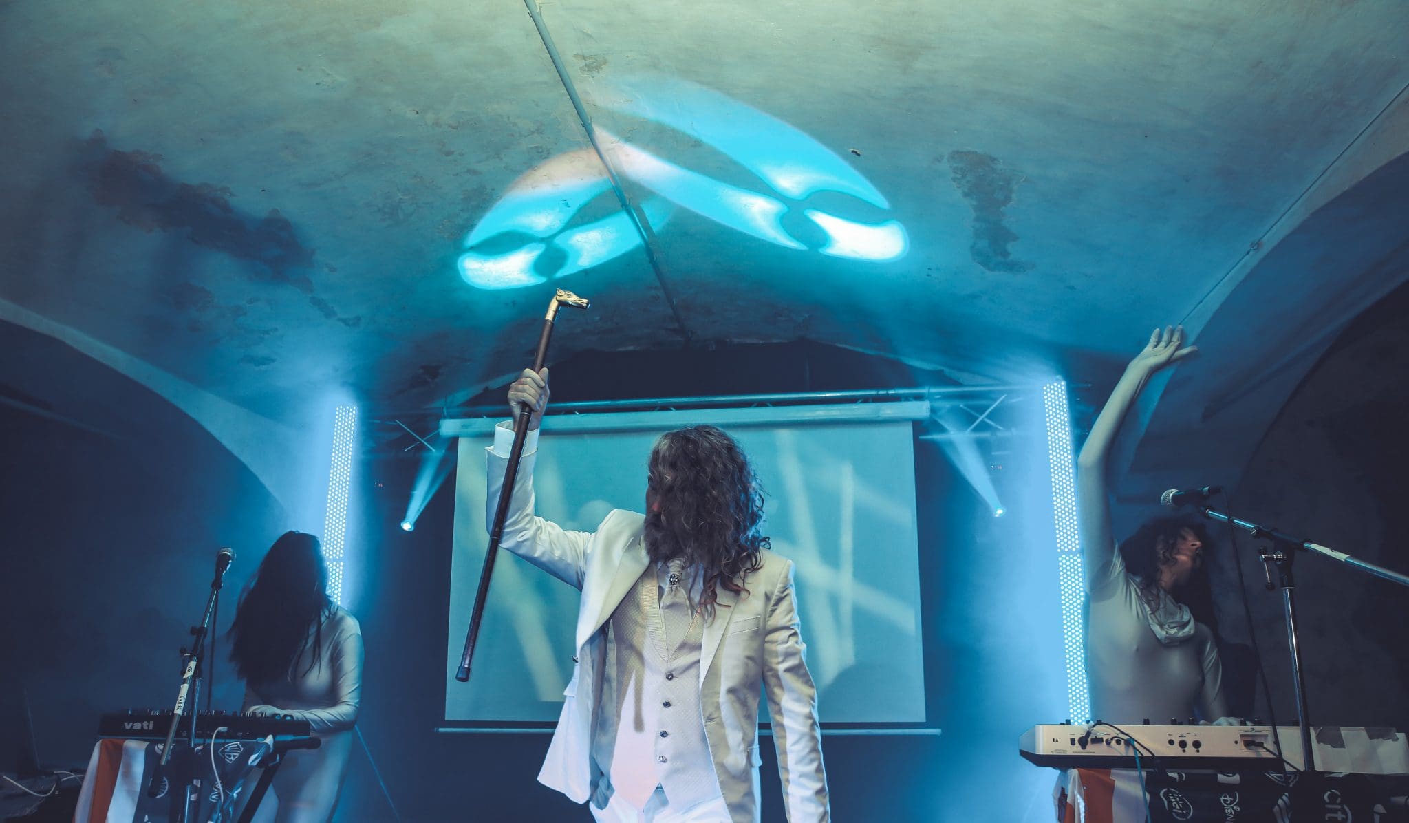 Snog releases ‘Chains’ video and 7 inch single