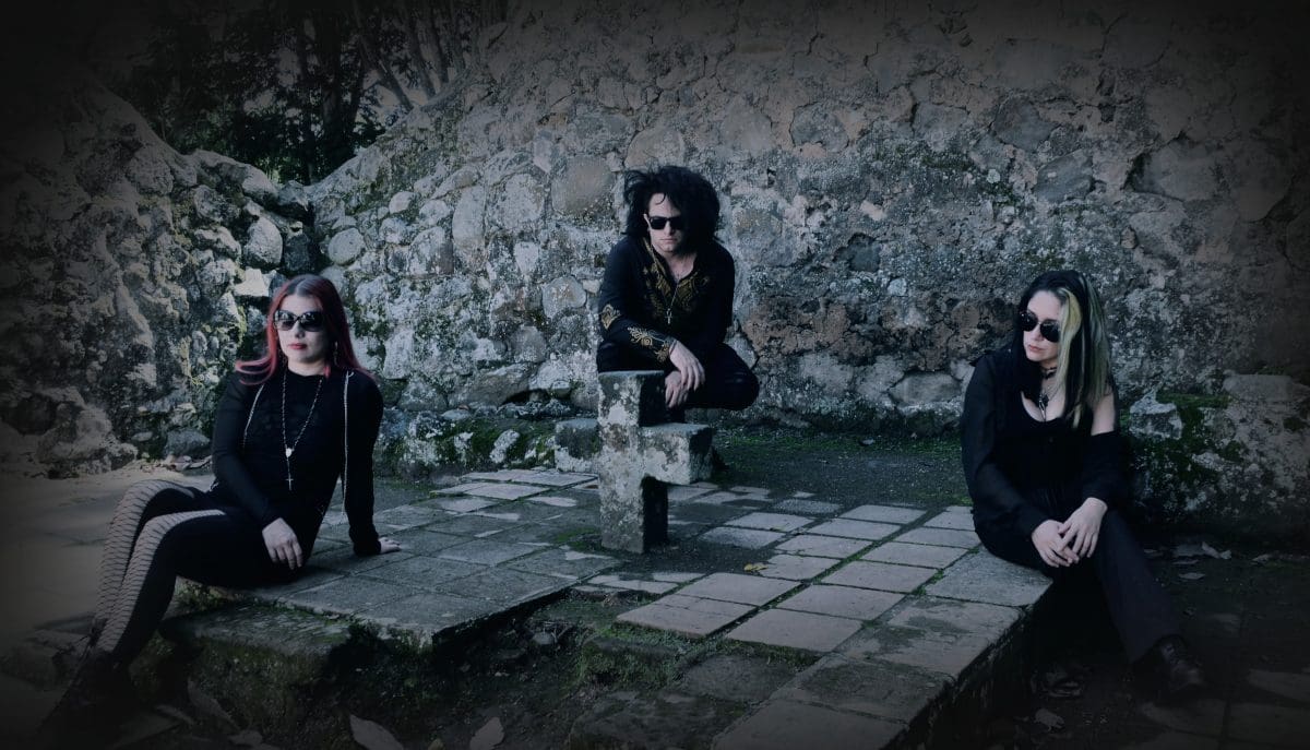 Live album for Ariel Maniki and the Black Halos: 'Communion'