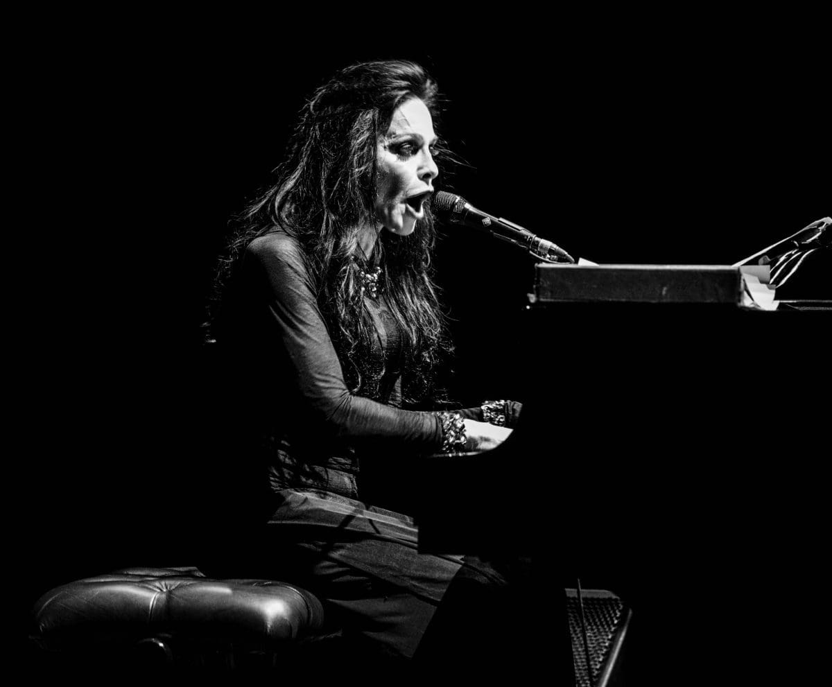 Diamanda Galás announces live LP 'Diamanda Galás In Concert'
