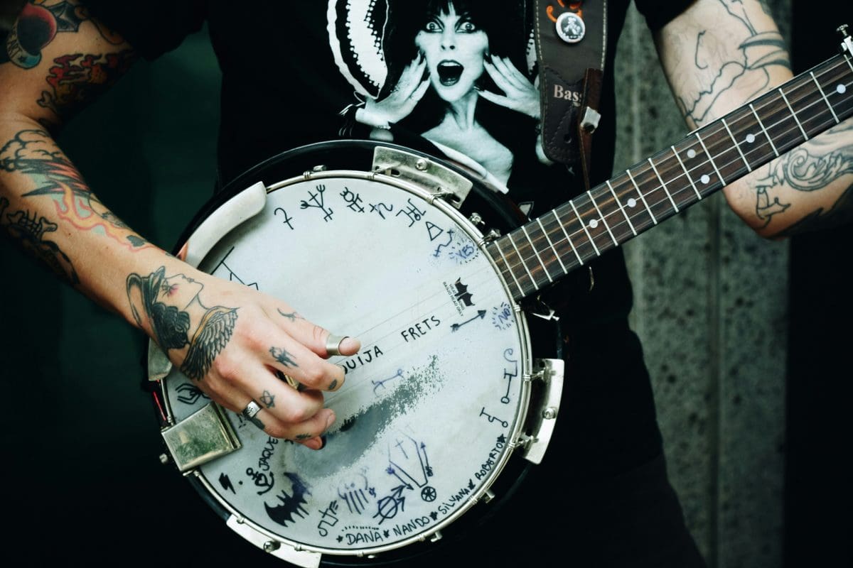 Strumming and Picking: A Beginner's Guide to Playing the Banjo