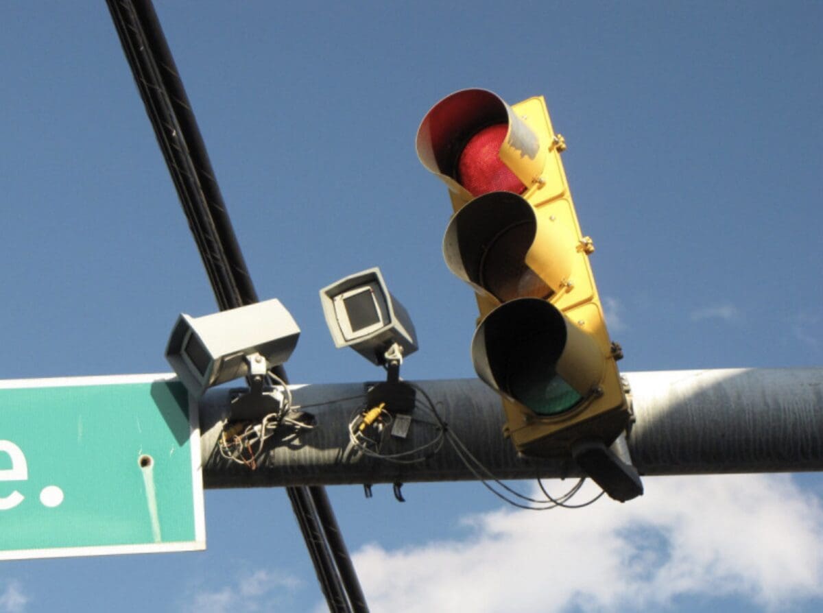 What Drivers Need to Know About Traffic Rules and Red Light Cameras