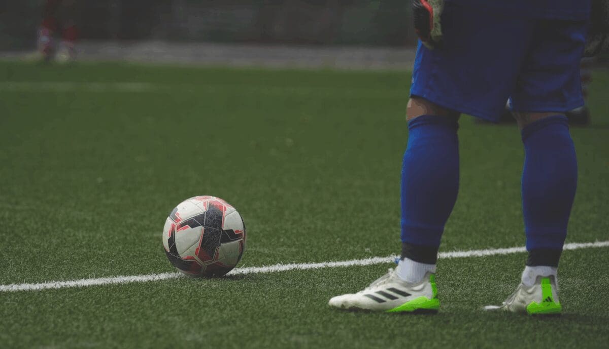 Free-Kick Mechanics: How Technique Beats Raw Power